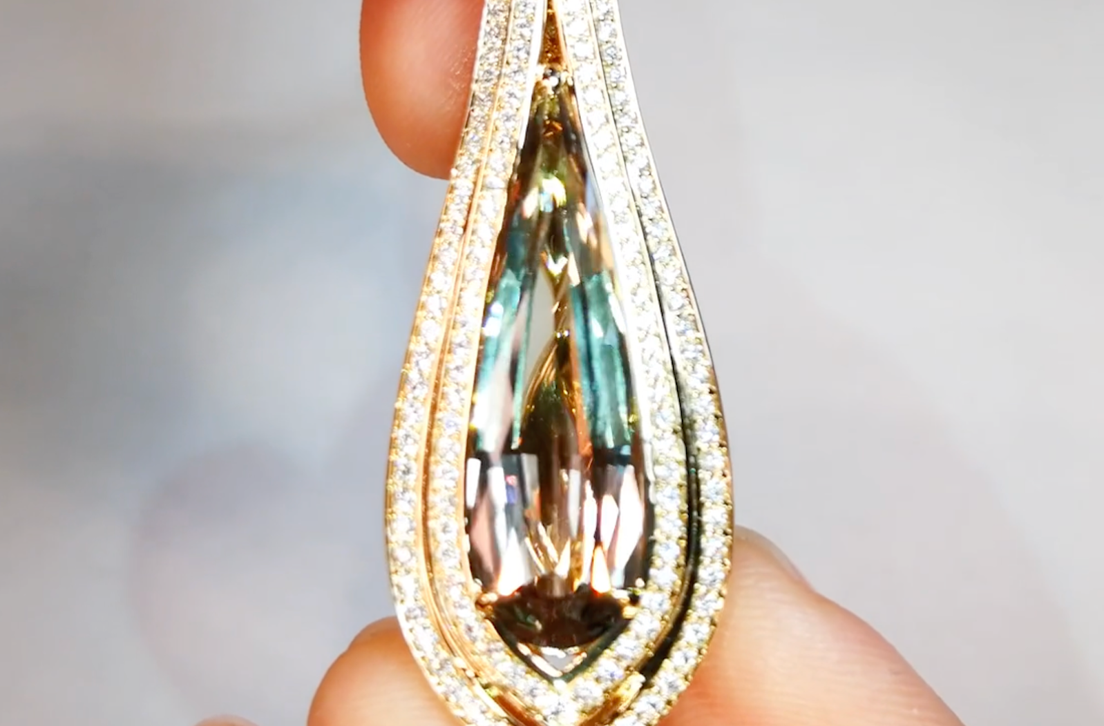 8.45ct Zultanite Necklace with D Flawless Diamonds set in 18K Yellow G - Kat Florence Atelier US